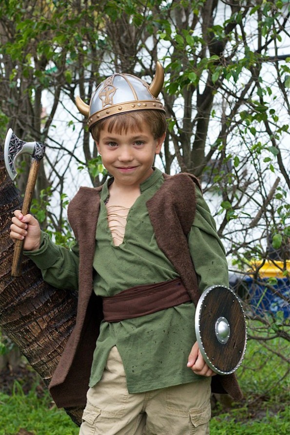 Hiccup Costume DIY: How to Train Your Dragon Costume